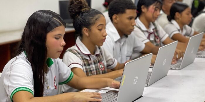 Bokep ozuottag we both sipped on a glass of wine, enjoyed a